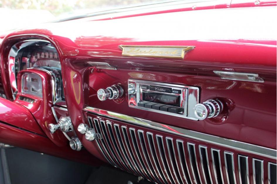 Custom AutoSound® Radios | Classic AutoSound